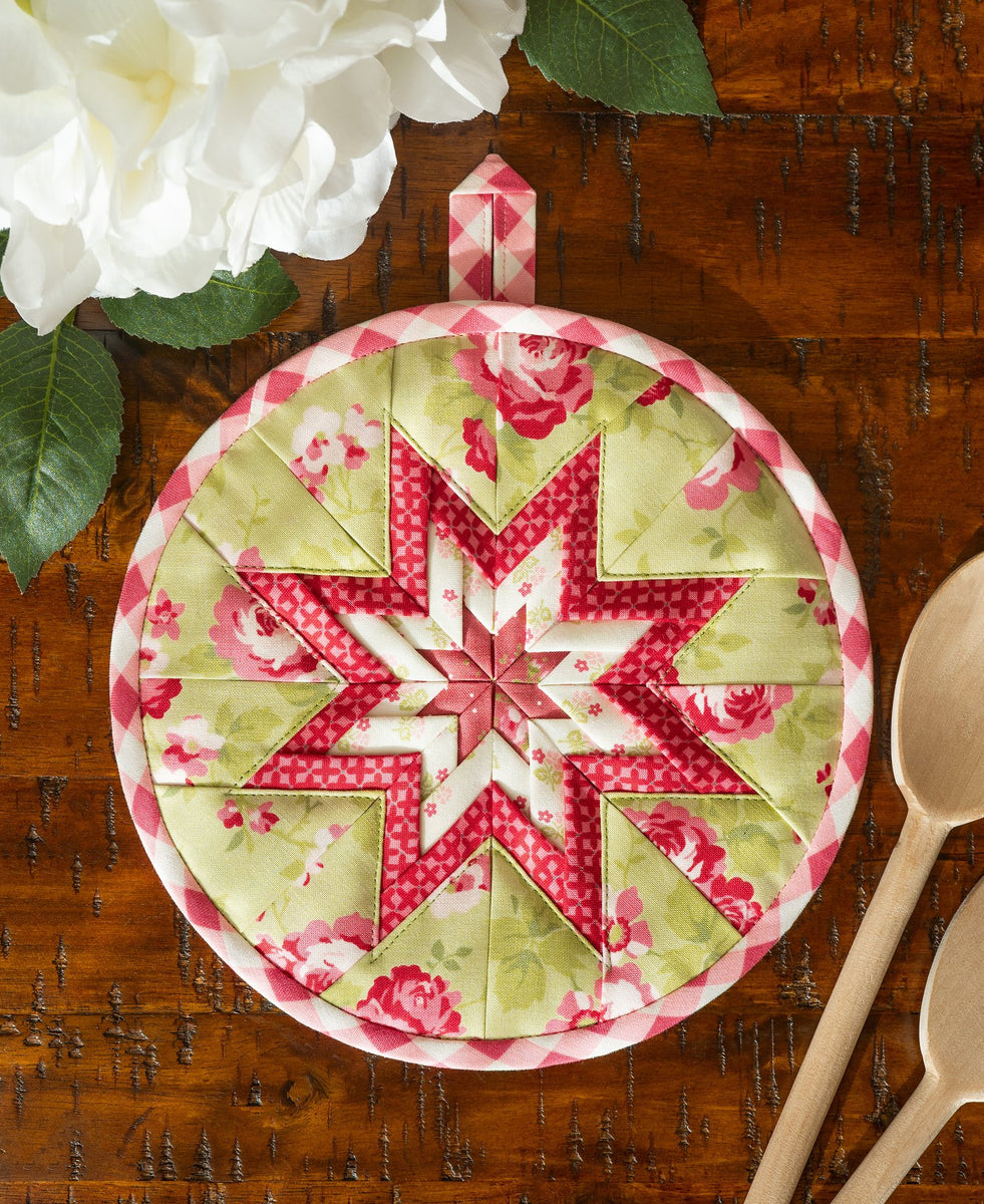Folded Star Hot Pad Pattern by Plum Easy Patterns – SewitUp